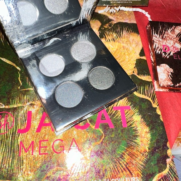 BH Cosmetics | Makeup | Htf Bh Cosmetics X Doja Cat Mega Set W Gold Bag ...